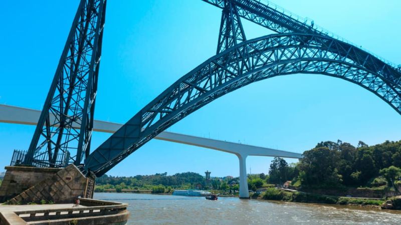 Porto Bridge Climb: Ponte Da Arrabida above the Douro River - CaramelTrail